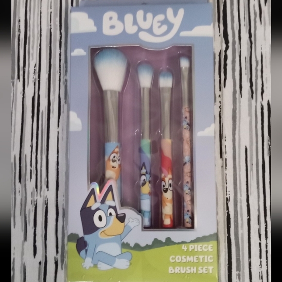 Bluey | Accessories | Bluey Cosmetic Brush Set 4 Piece | Poshmark